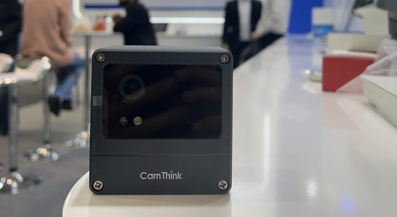 Why Enterprises Are Moving from Cloud Computing to Edge AI